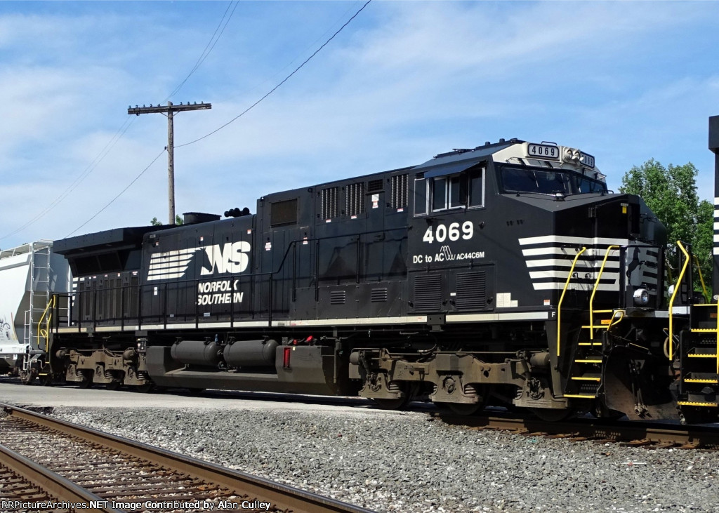 NS 4069-369